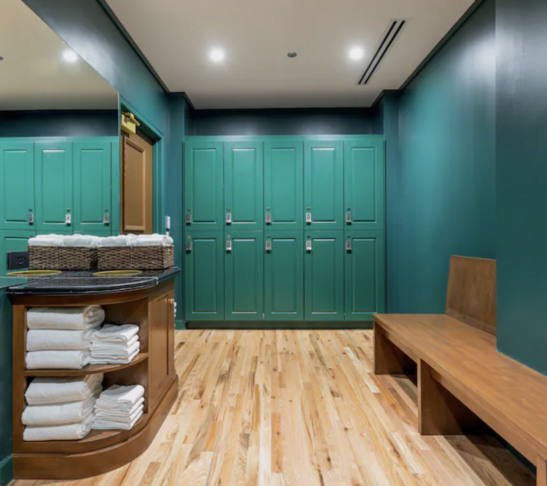 insiders-guide-to-chicago-experience-chicago-with-hollman-lockers