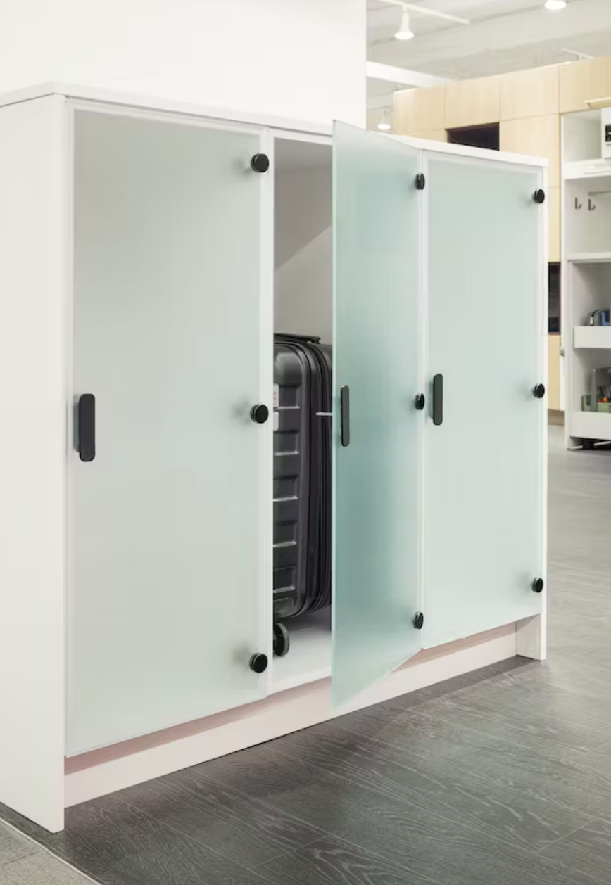 Media interior + sources: Glass Luggage